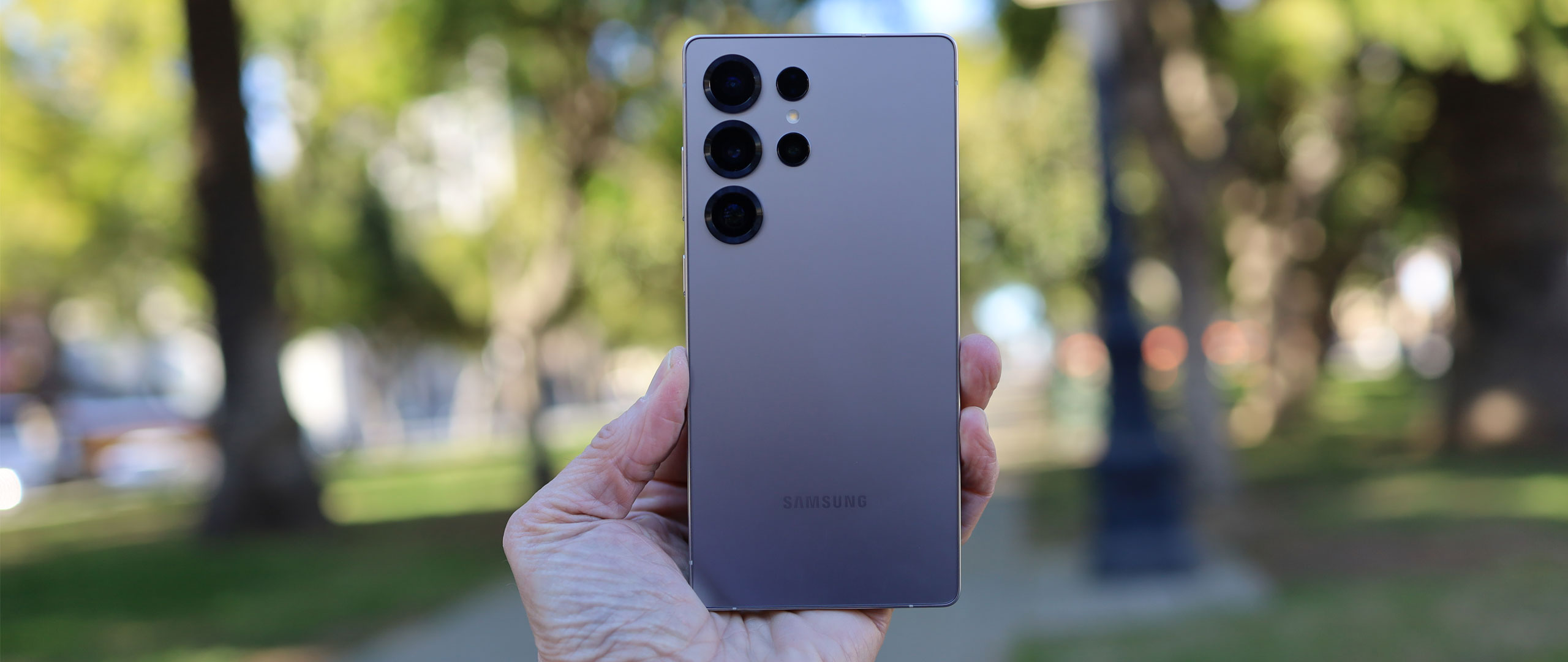 Best Flagship Smartphones to Buy in Singapore 2025 – The Insightful Media
